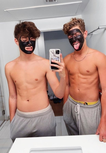 เด็กหนุ่มหน้าหล่อ jeremy Hutchins วัยใสนายแบบหุ่นแซ่บจนหน้าสัมผัส ...