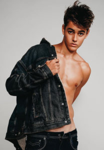 เปิดวาร์ปนายแบบหนุ่มหล่อ Tim Troetschel งานดี ซิกแพคแน่นๆจากเยอรมัน ...