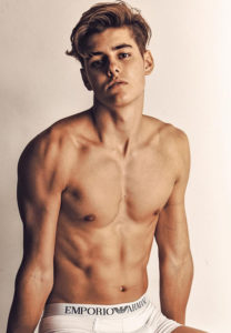 เปิดวาร์ปนายแบบหนุ่มหล่อ Tim Troetschel งานดี ซิกแพคแน่นๆจากเยอรมัน ...