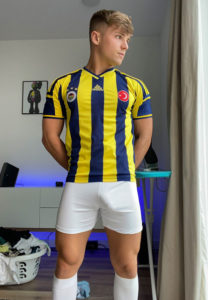 นายแบบอังกฤษ Juicy JC โชว์ของใหญ่ ตัวท็อปนักสร้างคอนเทนต์ Onlyfans